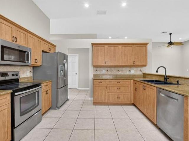 3 Br, 2 bath, Single Family 5346 Vallejo Terrace