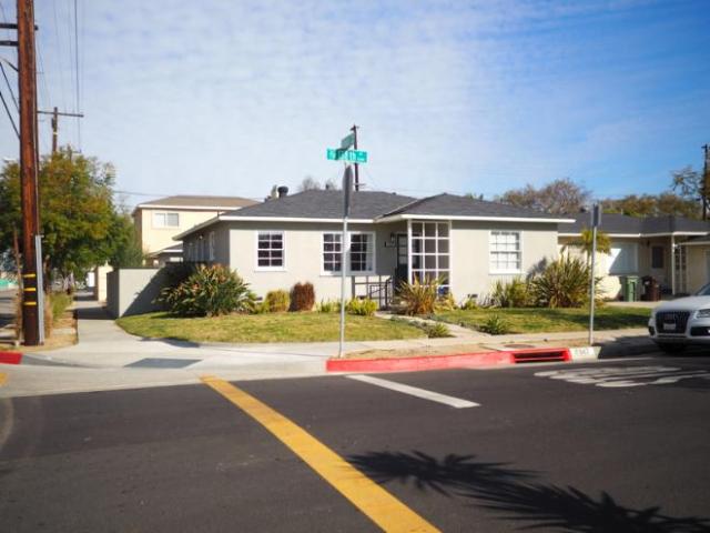 3 Br, 2 bath, Single Family 5347 W 138th St