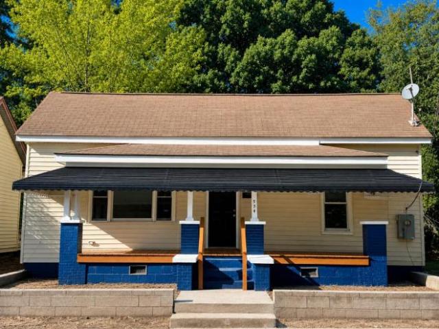 3 Br, 2 bath, Single Family 534 Dexter St