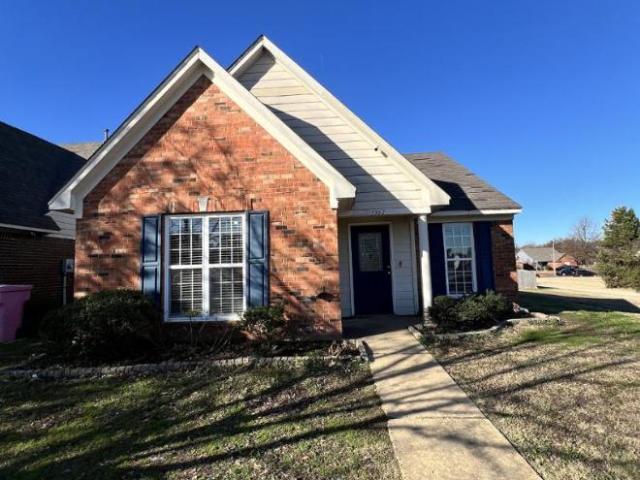 3 Br, 2 bath, Single Family 5367 Kalian Cove