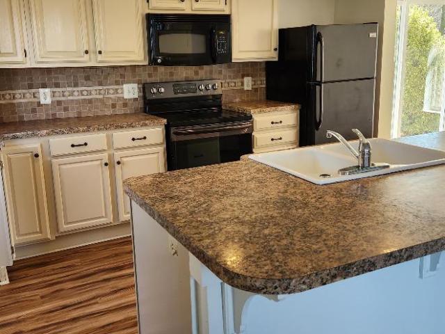 3 Br, 2 bath, Single Family 53 Liberty Lane