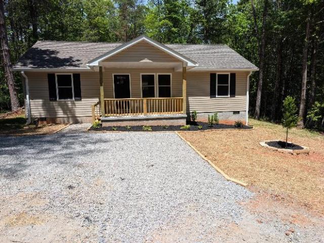 3 Br, 2 bath, Single Family 5 Woodland Hills Dr