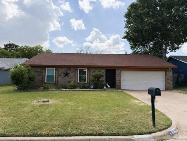 3 Br, 2 bath, Single Family 6406 Willow Springs Drive