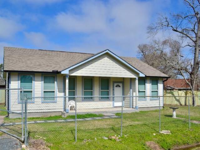 3 Br, 2 bath, Single Family 6409 Carver Road