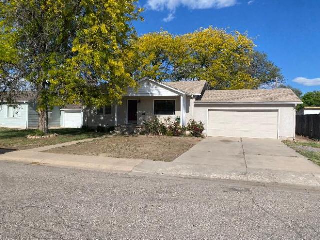3 Br, 2 bath, Single Family 640 Morrison Ave