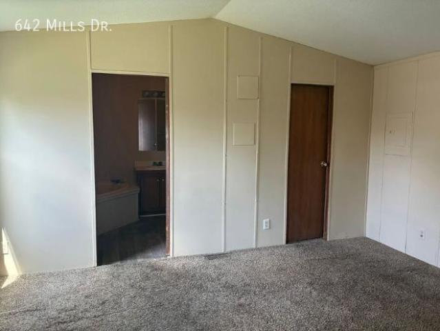 3 Br, 2 bath, Single Family 642 Mills Dr