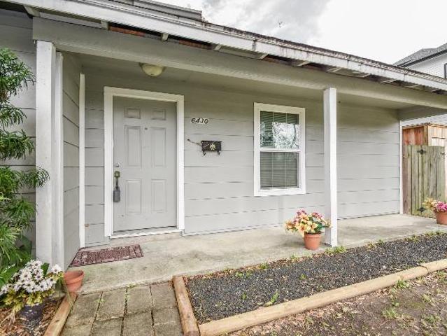 3 Br, 2 bath, Single Family 6430 Saxet St