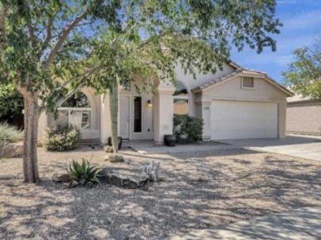3 Br, 2 bath, Single Family 647 W Fremont Dr