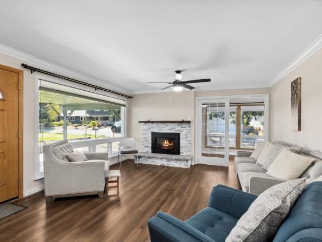 3 Br, 2 bath, Single Family 644 S 189th St