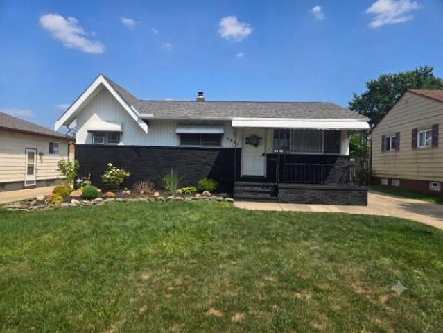 3 Br, 2 bath, Single Family 6455 Almont Dr