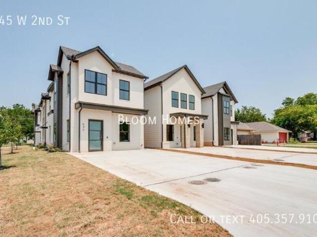 3 Br, 2 bath, Single Family 645 W 2nd St