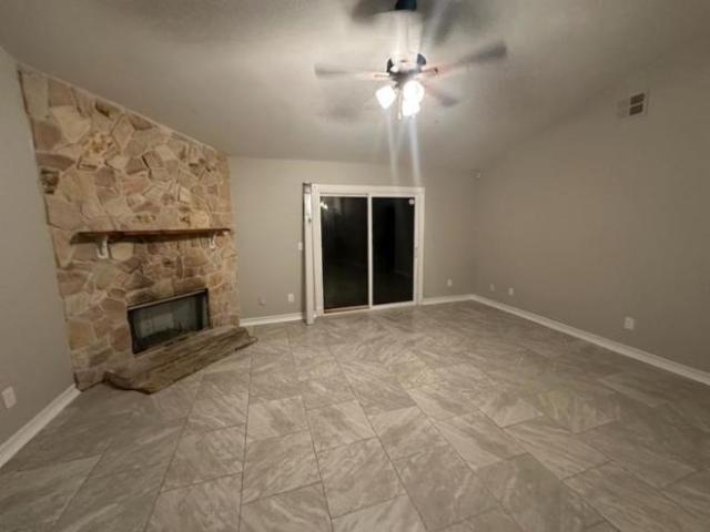 3 Br, 2 bath, Single Family 6565 Arancio Dr W