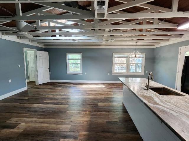 3 Br, 2 bath, Single Family 6595 Collier Rd