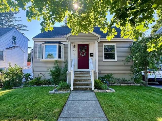 3 Br, 2 bath, Single Family 65 Brentwood St