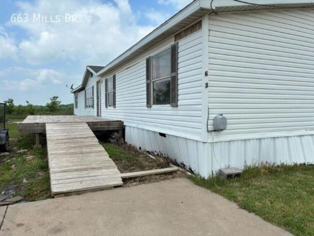 3 Br, 2 bath, Single Family 663 Mills Dr