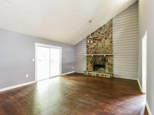 3 Br, 2 bath, Single Family 6603 Valley Hill Dr SW