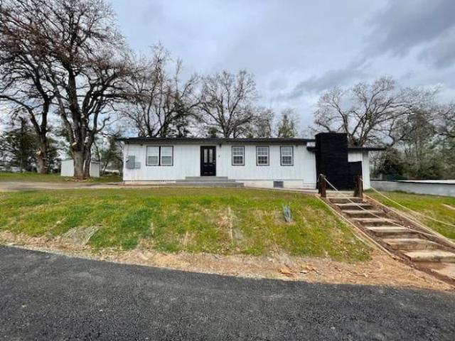 3 Br, 2 bath, Single Family 6613 Stoney Dr