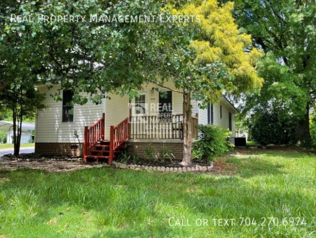 3 Br, 2 bath, Single Family 668 Brookwood Dr