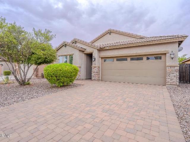 3 Br, 2 bath, Single Family 671 E Blossom Road