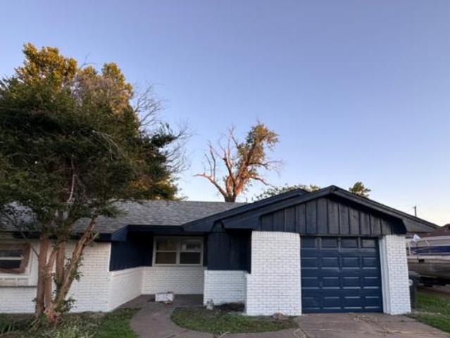 3 Br, 2 bath, Single Family 6820 Nw 22nd St