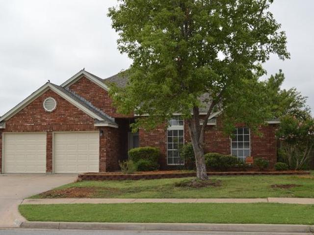 3 Br, 2 bath, Single Family 6828 NW Crestwood