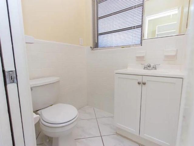 3 Br, 2 bath, Single Family 6900 Cypress Rd