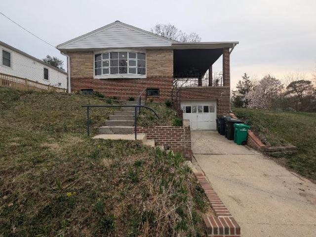 3 Br, 2 bath, Single Family 6903 6903 Buchanan Street
