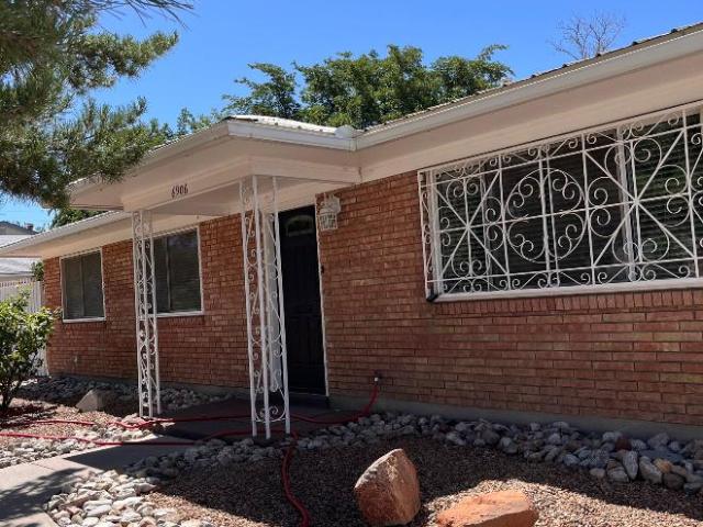 3 Br, 2 bath, Single Family 6906 Shoshone Rd NE