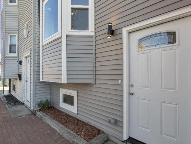 3 Br, 2 bath, Single Family 690 Dorchester Avenue