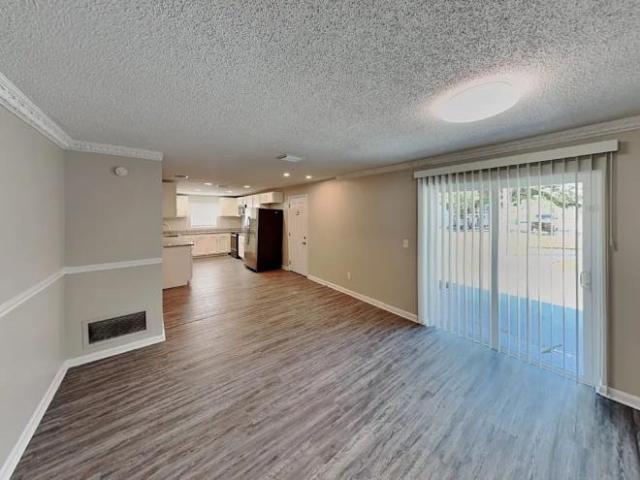3 Br, 2 bath, Single Family 6947 Magdelena Dr