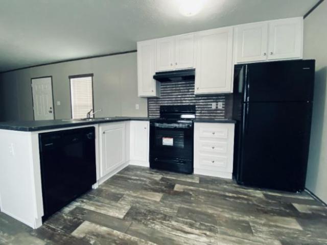 3 Br, 2 bath, Single Family 696 Tara Rd