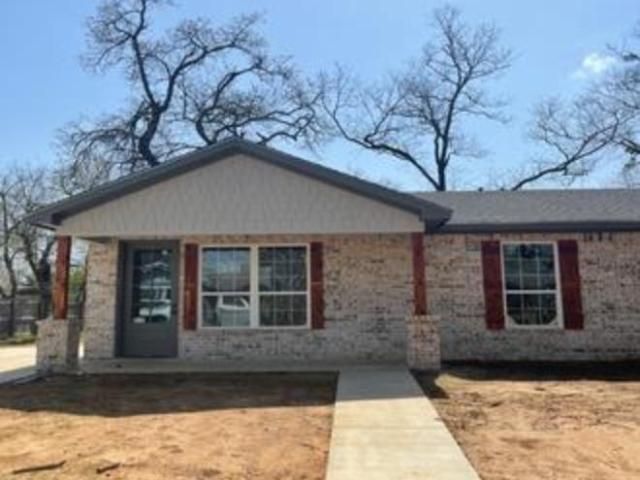 3 Br, 2 bath, Single Family 603 Nacogdoches St