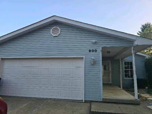 3 Br, 2 bath, Single Family 600 Nordale Avenue