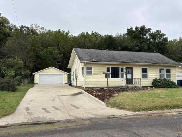 3 Br, 2 bath, Single Family 601 W Madison St