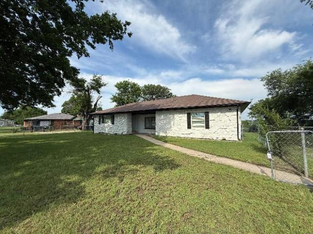 3 Br, 2 bath, Single Family 6033 S 31st West Ave