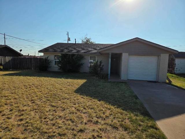 3 Br, 2 bath, Single Family 604 Beckley Dr