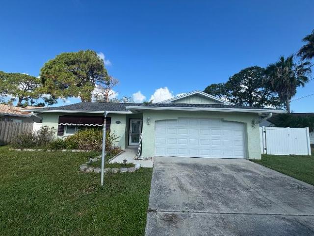 3 Br, 2 bath, Single Family 6060 Denver St NE