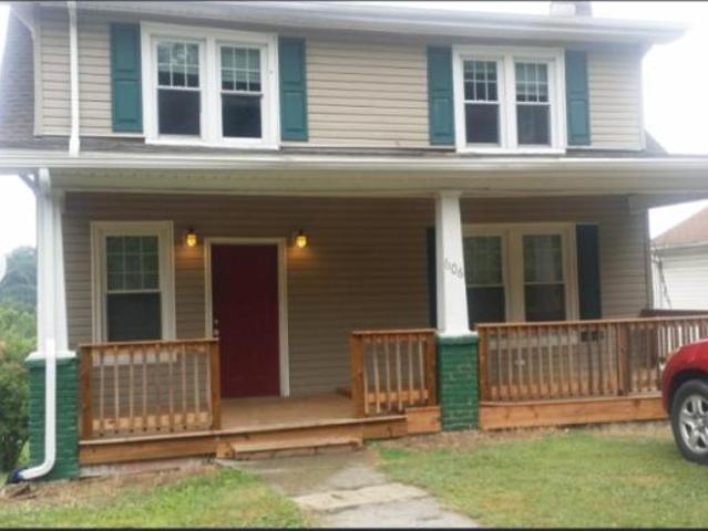 3 Br, 2 bath, Single Family 606 Riverland Rd