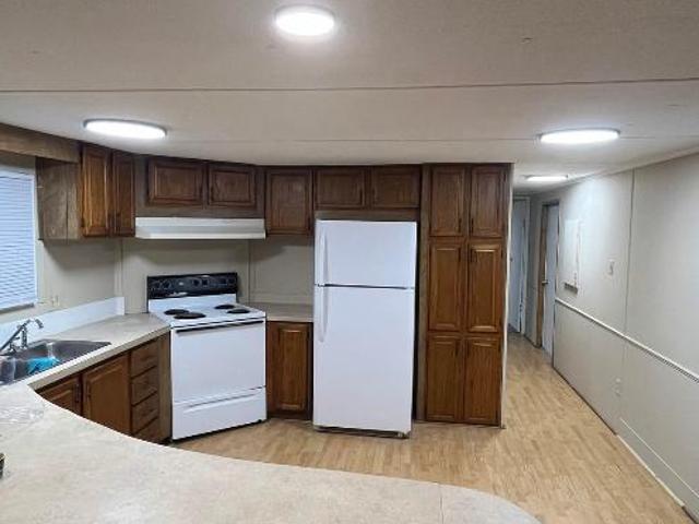 3 Br, 2 bath, Single Family 606 S Oak Forest Rd