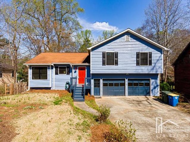 3 Br, 2 bath, Single Family 6080 Stone Wood Drive Northwest