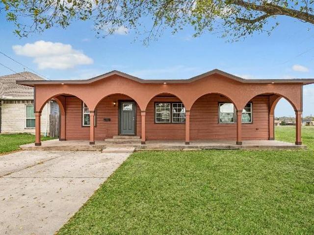 3 Br, 2 bath, Single Family 609 Avenue M