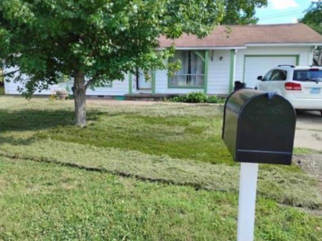 3 Br, 2 bath, Single Family 609 E Garfield St