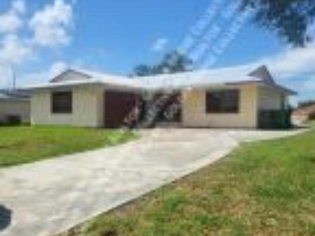 3 Br, 2 bath, Single Family 613 SW Pueblo Terrace
