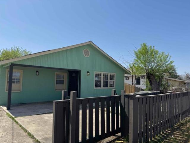 3 Br, 2 bath, Single Family 610 Fenfield Ave
