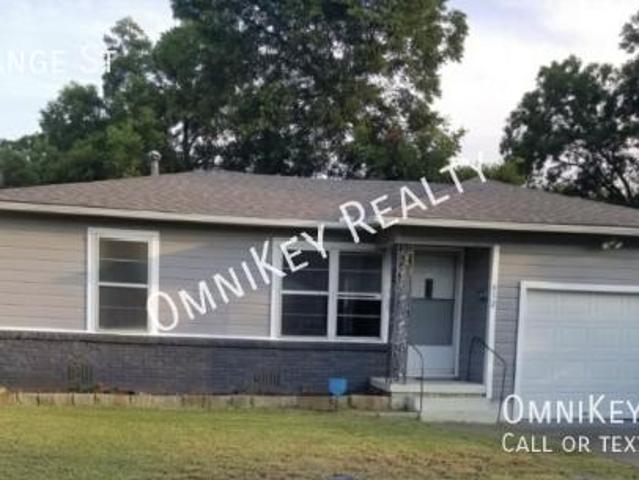 3 Br, 2 bath, Single Family 612 E Orange St