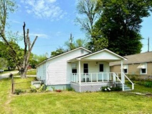 3 Br, 2 bath, Single Family 617 Cassville Road