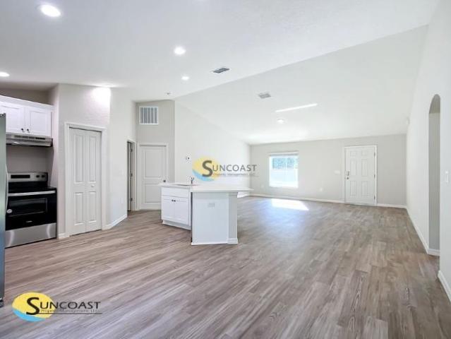 3 Br, 2 bath, Single Family 6140 E Calico Ln