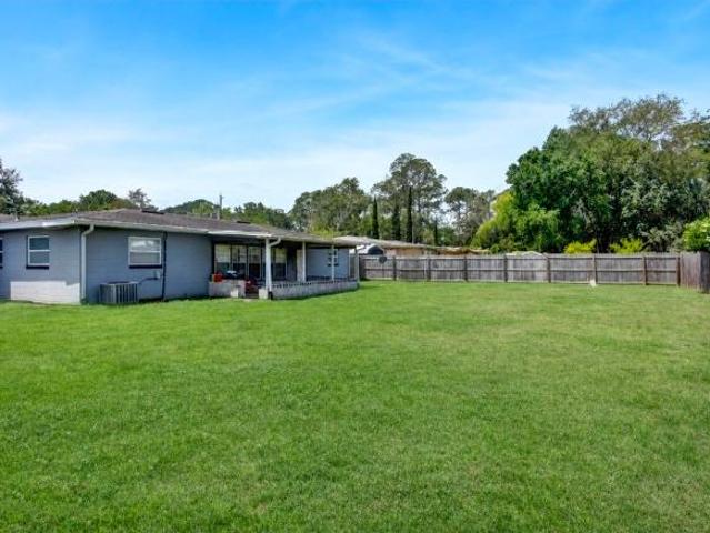 3 Br, 2 bath, Single Family 6145 Vasari Dr