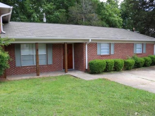 3 Br, 2 bath, Single Family 614 Avenue E