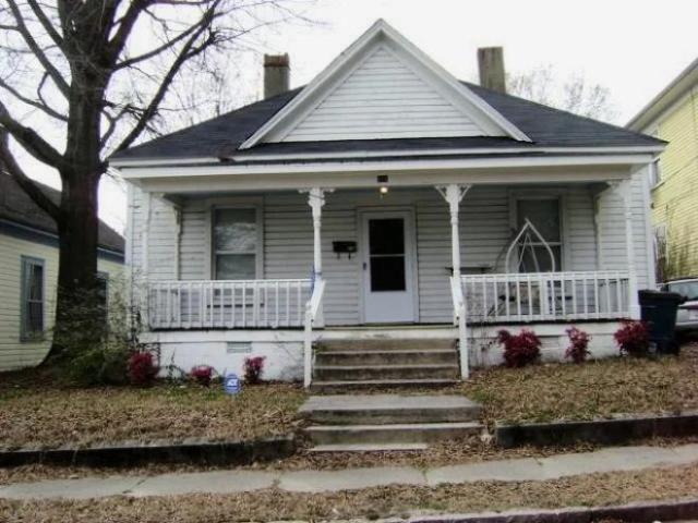 3 Br, 2 bath, Single Family 616 S Buchanan Blvd